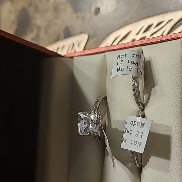 Berricle | Jewelry | Nwt Berricle Engagement Ring 3ct Ct Center Stone ...